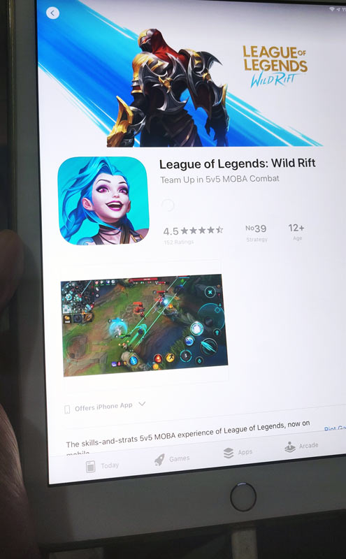 Playing LoL Wild Rift on an iPad instead of my Android Phone